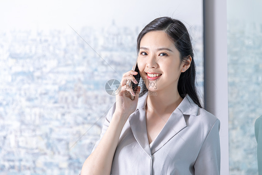 商务女性打电话高清图片下载 正版图片501251639 摄图网