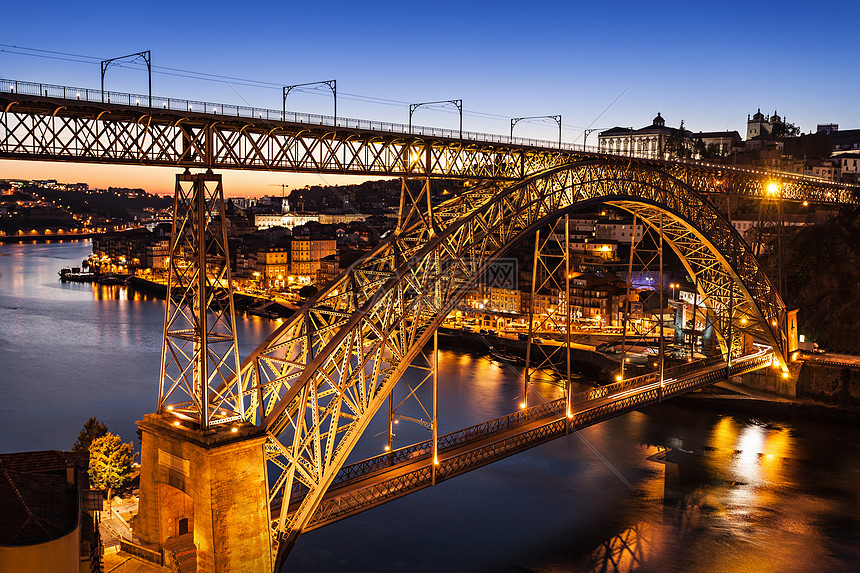 多姆路伊桥座金属拱桥,横跨波尔图市葡萄牙维拉诺瓦德加亚市的杜洛河高清图片下载-正版图片300652635-摄图网