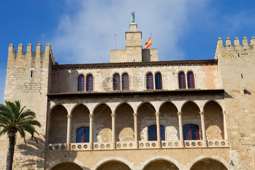 在PalmdeMlcor西班牙的Mlcor大教堂的一部分高清图片下载-正版图片303821951-摄图网