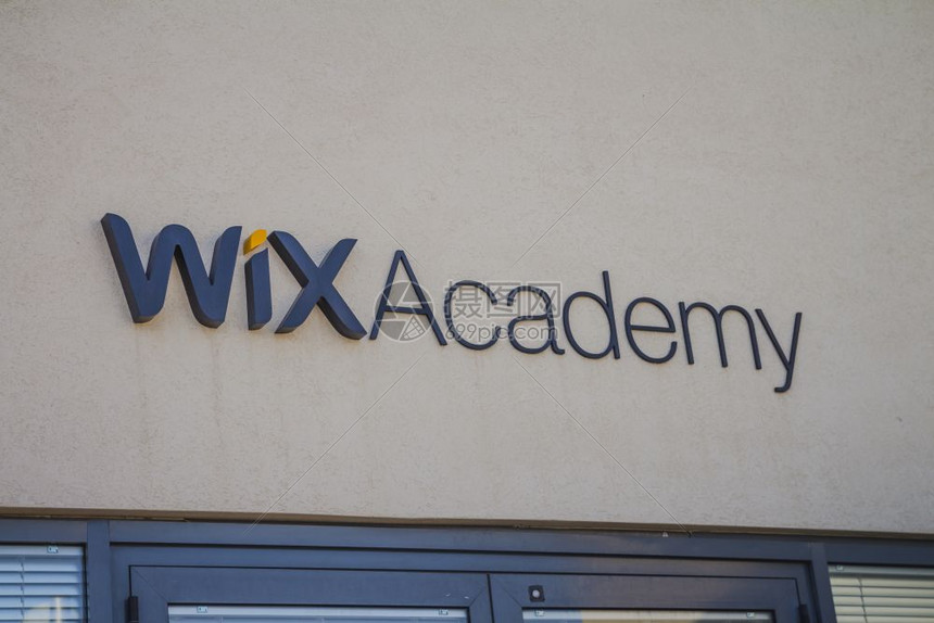 以色列特拉维夫2017年月5日特拉维夫港区Wix大楼之一的Wixcom标志Wix是一家专门从事云基网络开发平台的以色列公司高清图片下载-正版 ...