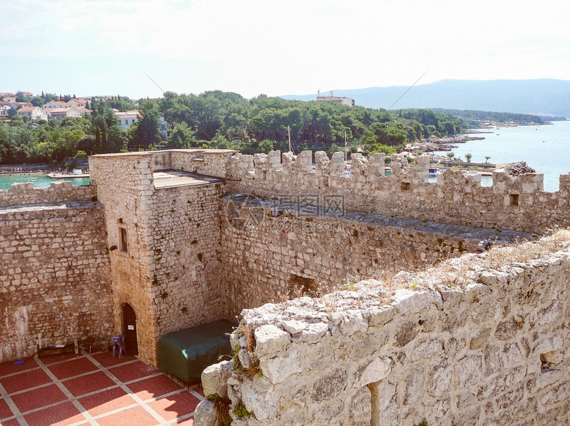 Krk的反向视图克罗地亚Krk市的反向视图高清图片下载-正版图片306938613-摄图网