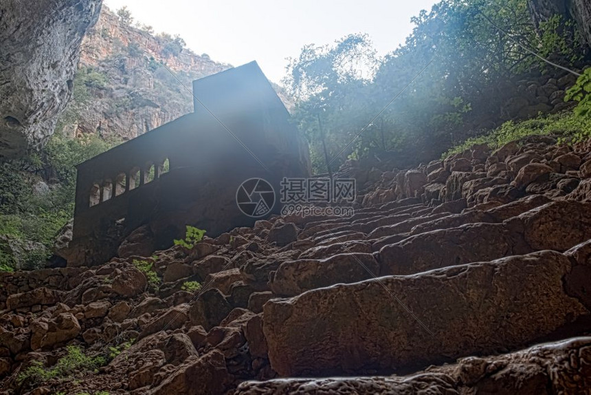 圣母玛利亚教堂由圣保鲁斯建造位于西里夫克的查斯姆天堂洞穴内墨辛土耳其圣保鲁斯建造的母玛利亚教堂位于天洞穴内高清图片下载-正版图片 ...