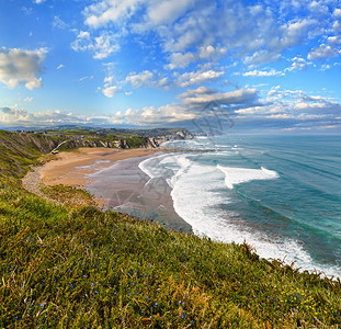 西班牙巴斯克州Biscay的Getxo镇Azkori或Gorrondatxe海滩附近的夏季岸线高清图片下载-正版图片307274772-摄图网