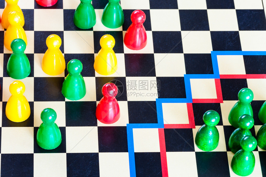 Halma策略棋盘游戏的场关闭棋盘游戏是由GeorgeHowardMonks在1834年发明的高清图片下载-正版图片307295617-摄图网