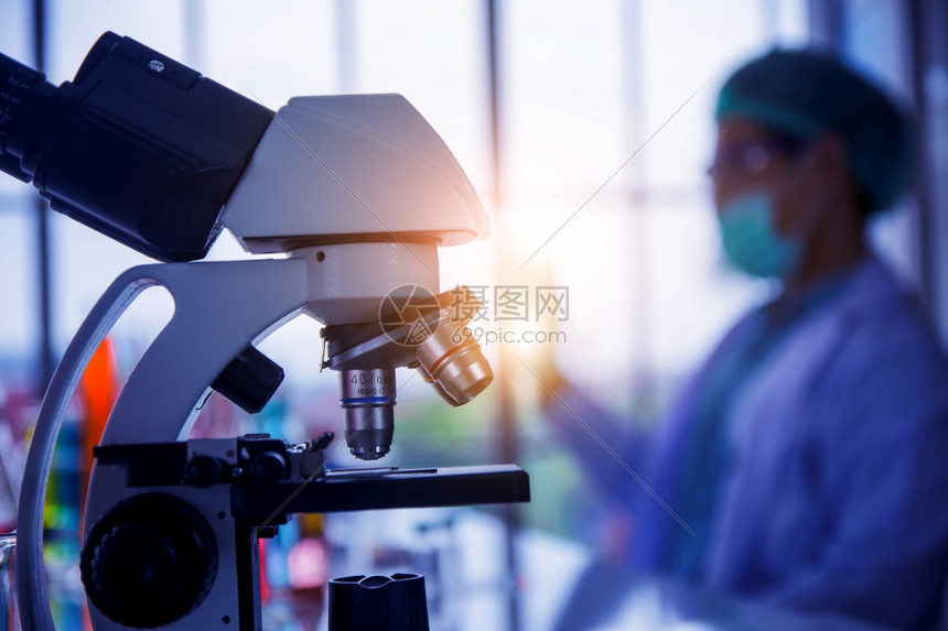 实验室里的显微镜高清图片下载-正版图片307851760-摄图网