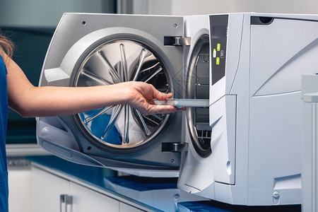 手用清洁系统清洗医疗器械的工具高清图片下载-正版图片506497258-摄图网