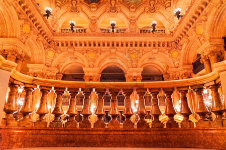 首都金的建造法国巴黎2019年月4日巴黎歌剧院主楼梯卡尼尔大厅的内部阳台柱和马赛克法国巴黎高清图片下载-正版图片308015973-摄图网