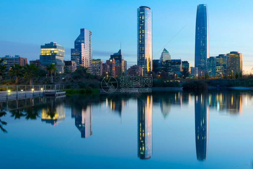 美国人智利圣地亚哥LasCondes区建筑物的天线智利圣地亚哥游客康德斯高清图片下载-正版图片308034534-摄图网