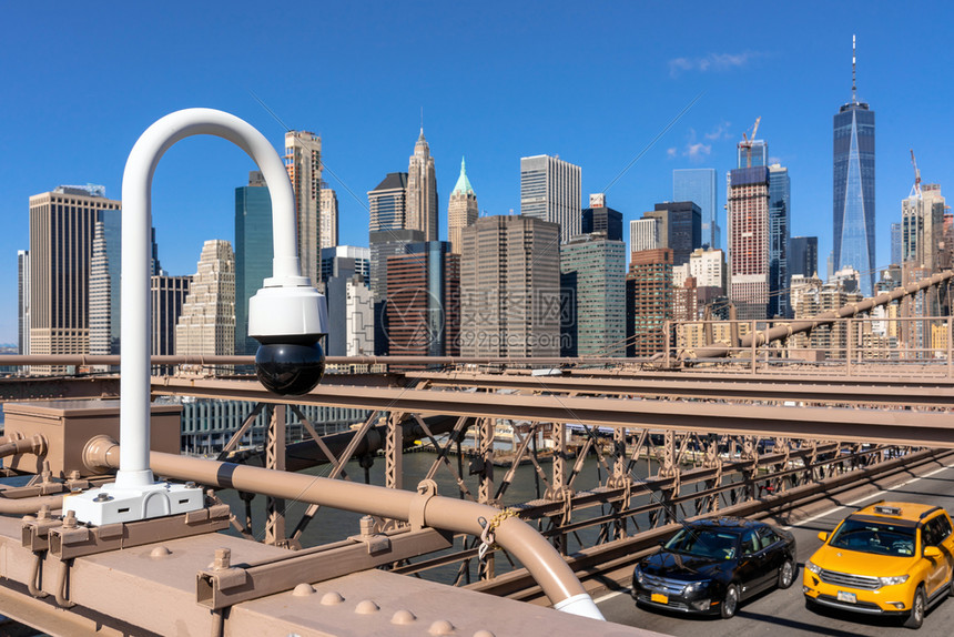 城市景观著名的美国商业与交通概念纽约城景背布鲁克林桥的交通系统监控摄像头在工作日前凌晨时钟在交通上监视摄像头在美国商业与交通部超高清图片下载 ...