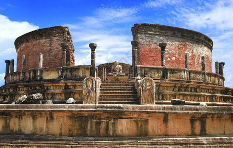 著名的佛教斯里兰卡旅行和地标古老城市Polonnaruwa教科文组织世界遗产迹在斯里兰卡古城Polonnaruwa岩石雕刻的佛像高清图片下载 ...