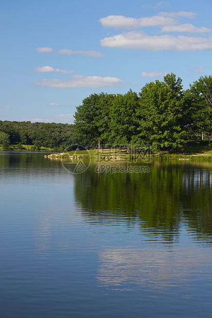 Rock Cut州公园 伊利诺伊州旅行公园风景环境池塘全景高清图片下载-正版图片320336221-摄图网