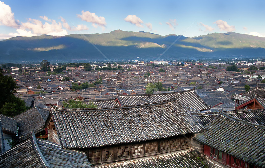 屋顶风景世界建筑物观光遗产旅游蓝色天空山脉高清图片下载-正版图片320343832-摄图网