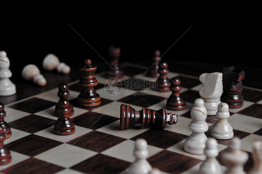 象棋游戏国王失败黑色女王主教智力典当白色棋盘城堡高清图片下载-正版图片320486850-摄图网