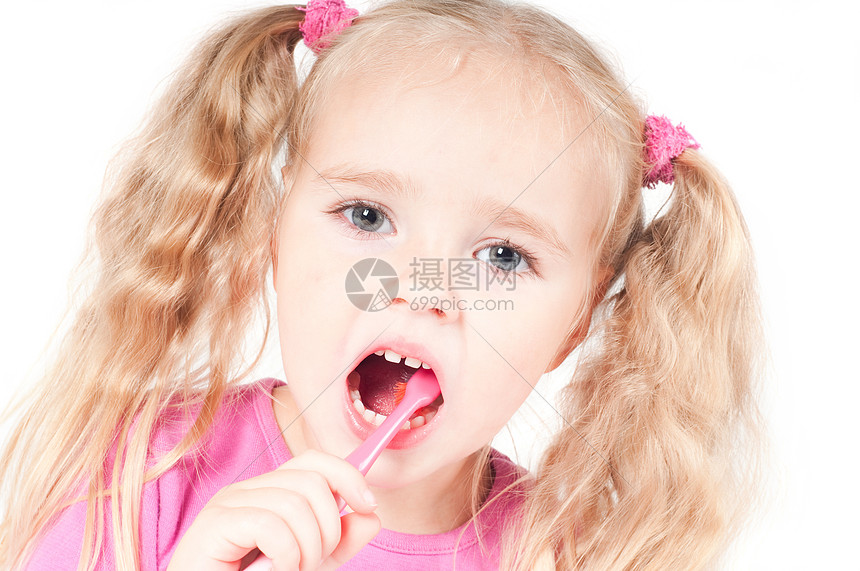 工作室刷牙时可爱的小女孩女性牙刷微笑金发马尾辫童年孩子金发女郎幼儿园幸福高清图片下载-正版图片320573478-摄图网