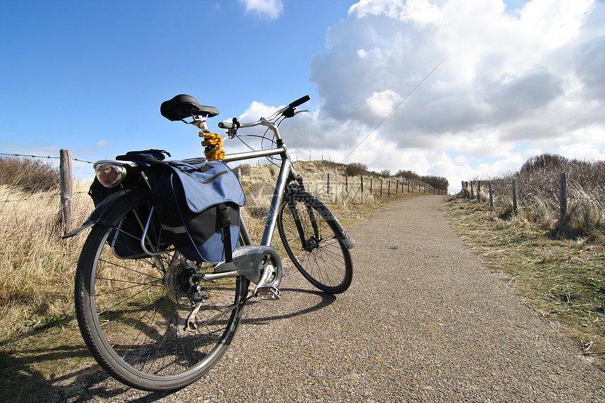 Dunes 的自行车高清图片下载-正版图片320687702-摄图网