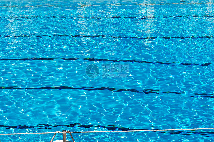 游泳池中水的波纹形态高清图片下载-正版图片320696749-摄图网