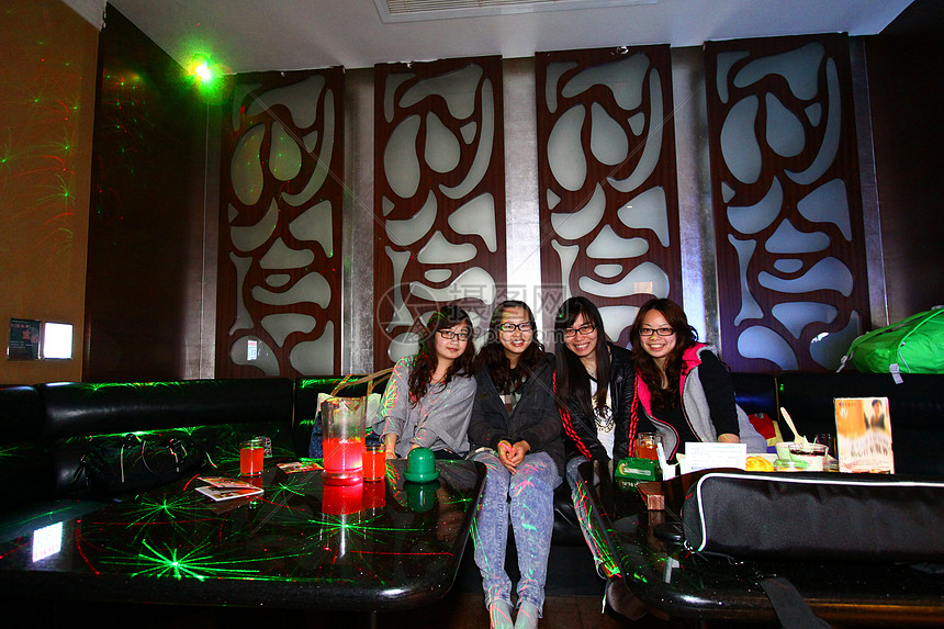 参加俱乐部的亚洲朋友高清图片下载-正版图片320706727-摄图网