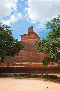 stupa 斯里兰卡晴天佛教徒寺庙宗教砖块建筑场所天空废墟石头高清图片下载-正版图片320885636-摄图网