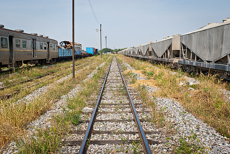 红色运红车梯子警卫运输船运棕色障碍轮子弹簧橙子货物高清图片下载-正版图片321074376-摄图网