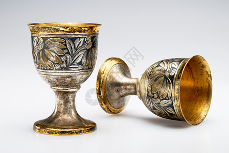 古代葡萄酒杯复兴酒杯黑色宏观金子复古金属曲线杯子对象高清图片下载-正版图片321312486-摄图网