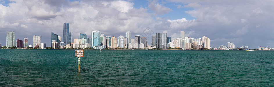 圣地亚哥天际城市摩天大楼地标建筑物海洋全景反射码头建筑学景观高清图片下载-正版图片321889736-摄图网