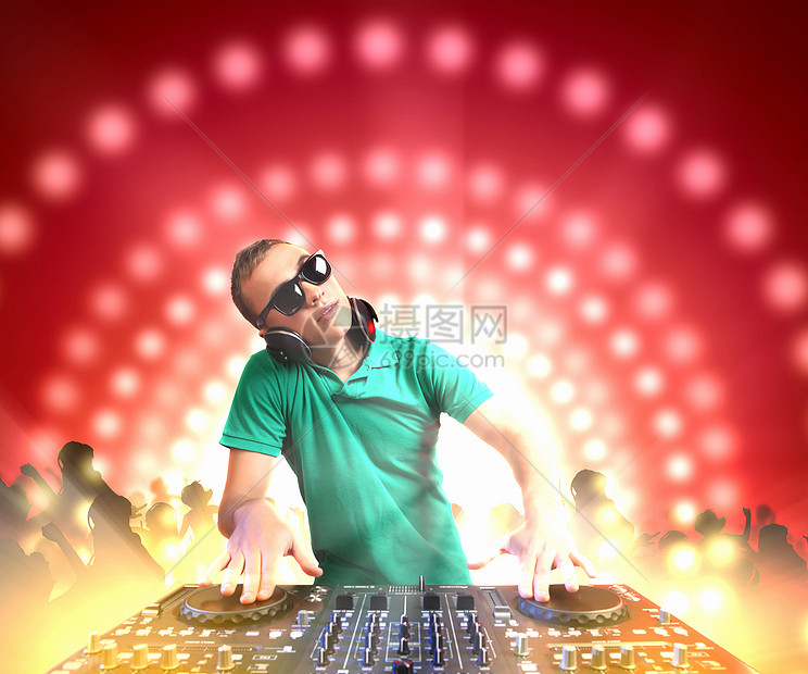 dj 和混音器骑师体积乐器控制音频立体声娱乐运动频道混合器高清图片下载-正版图片321524090-摄图网