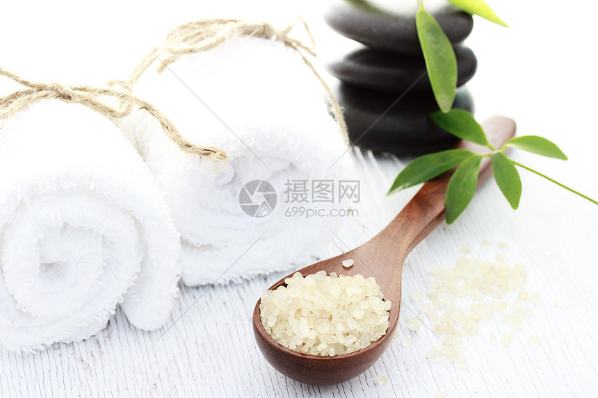Spoon 和 Spa石中的Spa盐岩石奢华护理按摩皮肤叶子树叶疗法勺子身体高清图片下载-正版图片321534236-摄图网