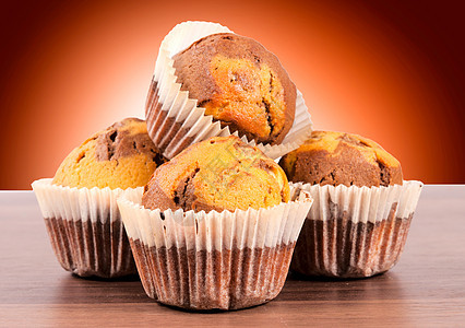 巧克力杯饼海绵甜点蛋糕生活冰镇杯子工作室派对白色小吃高清图片下载-正版图片321632003-摄图网