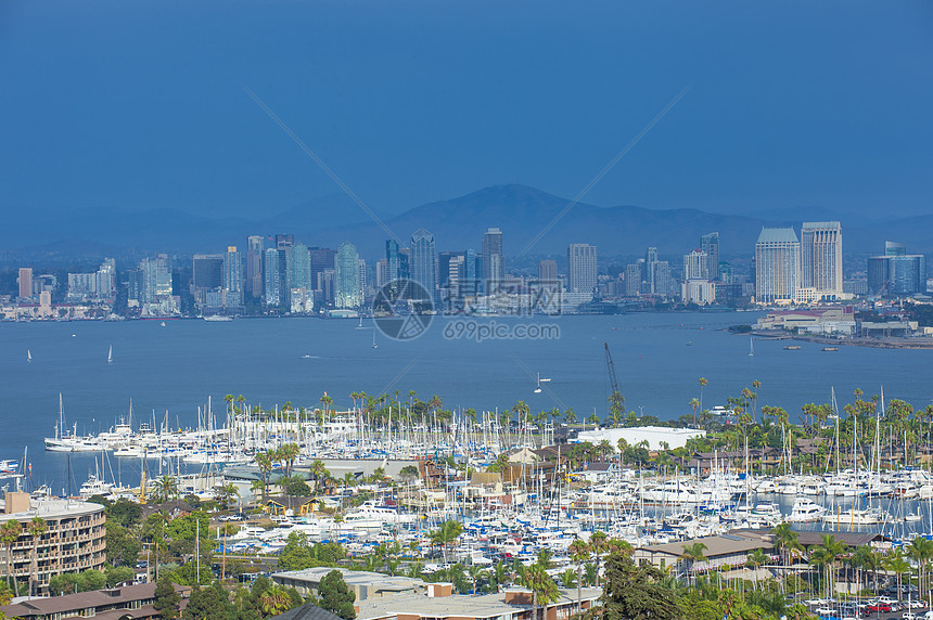 圣地亚哥天际摩天大楼建筑物码头全景城市反射地标场景景观手掌高清图片下载-正版图片321889780-摄图网