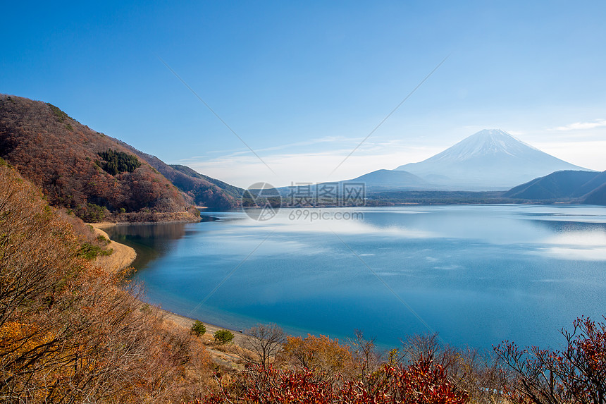 与Motosu湖结合的fujisan顶峰反射公吨旅行天空风景薄雾公园火山高清图片下载-正版图片322162709-摄图网