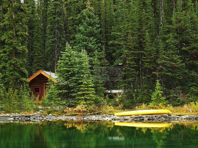 加拿大约霍国家公园OHara湖木屋松树建筑天空风景高原国家高山树木森林蓝色高清图片下载-正版图片322164428-摄图网