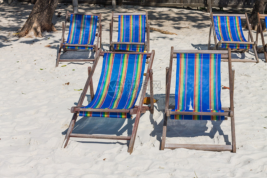 沙滩上的椅子旅行海岸线海滩高清图片下载-正版图片322169619-摄图网