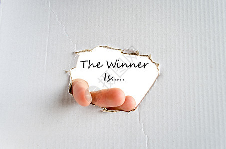 写笔记显示和赢家是宣布通过笔记本电脑智能手机和办公用品技术赢得女展示或事高清图片下载-正版图片504190054-摄图网