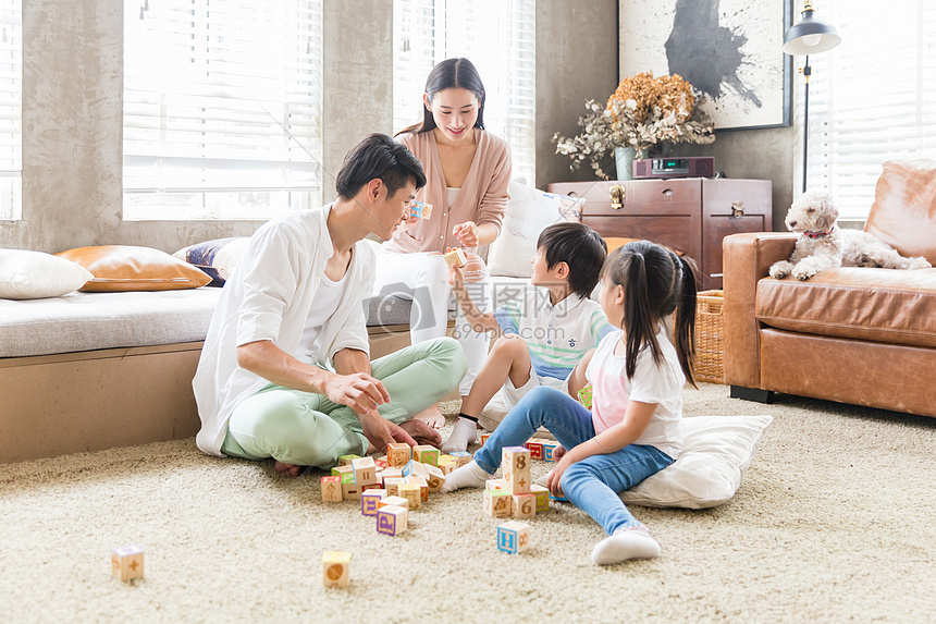 家庭亲子高清图片下载-正版图片500437004-摄图网