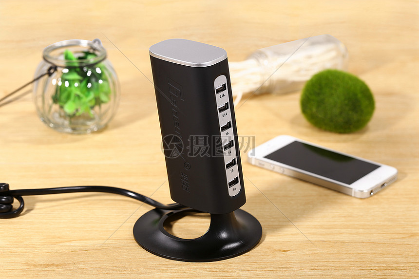 多功能USB充电器高清图片下载-正版图片500563425-摄图网