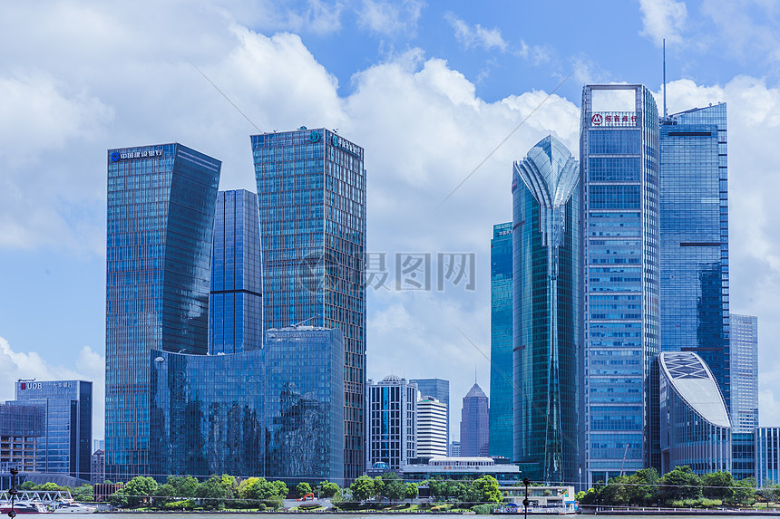 浦东陆家嘴现代建筑高清图片下载-正版图片500620940-摄图网