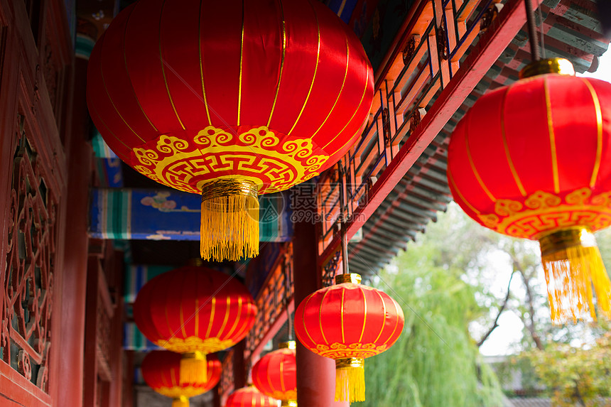 春节过年挂灯笼高清图片下载-正版图片500713065-摄图网