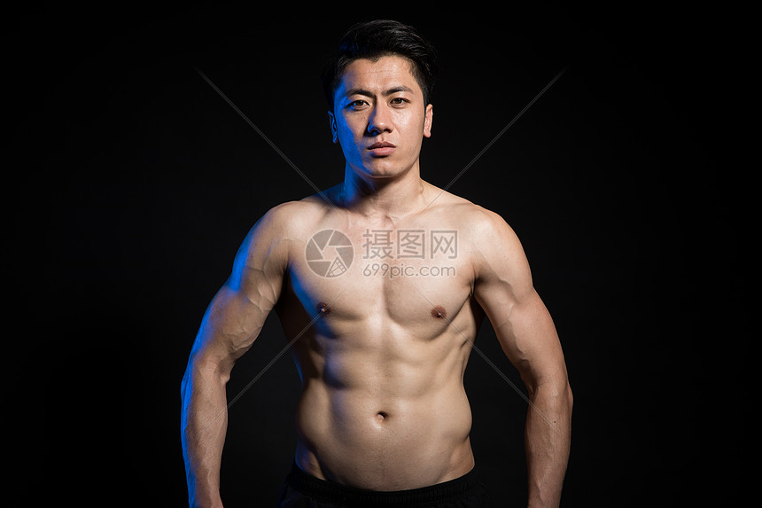 运动男性肌肉身材展示创意形象照高清图片下载-正版图片500907347-摄图网