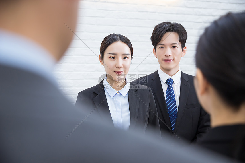 前台接待客人高清图片下载-正版图片501142511-摄图网