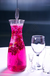 榨火龙果汁图片-榨火龙果汁图片素材大全-摄图网