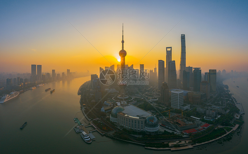 晨雾中苏醒的陆家嘴高清图片下载-正版图片501281168-摄图网