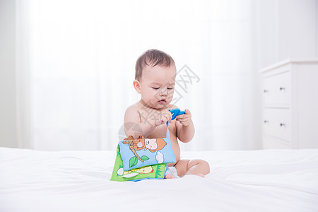 外国小孩看书图片_外国小孩看书素材_外国小孩看书高清图片_摄图网图片下载