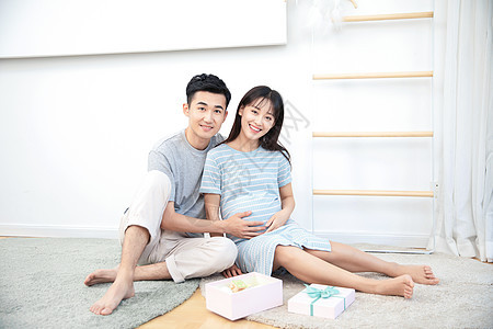 夫妻孕妇呵护高清图片下载-正版图片500961384-摄图网