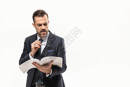 外国人看书图片_外国人看书素材_外国人看书高清图片_摄图网图片下载