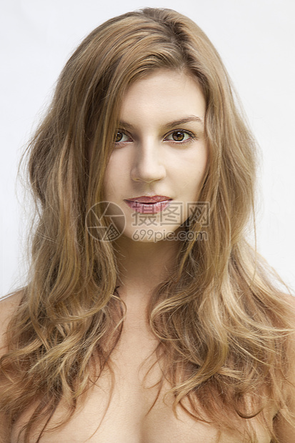 年轻女子正面特写高清图片下载-正版图片501459097-摄图网