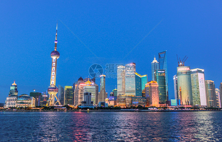 夜幕来临前的陆家嘴夜景高清图片下载-正版图片501551204-摄图网