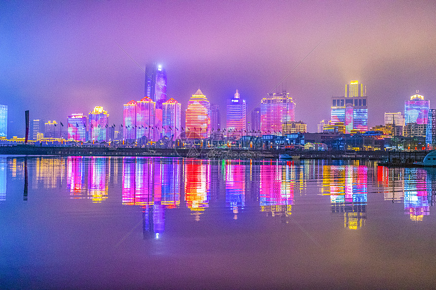 青岛海边城市灯光秀高清图片下载-正版图片501609504-摄图网