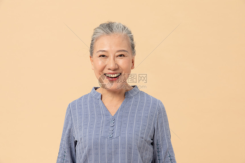 老年女性形象高清图片下载-正版图片501618704-摄图网