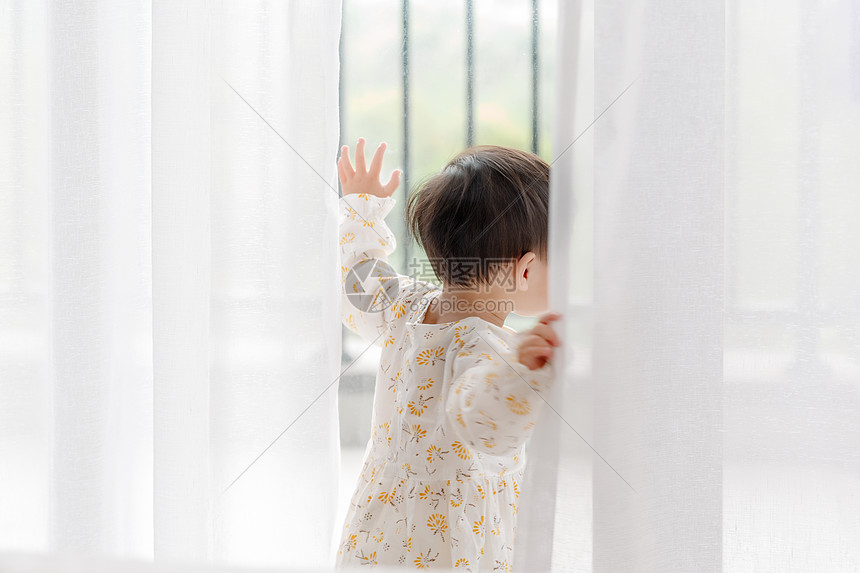 婴儿背影高清图片下载-正版图片501738140-摄图网