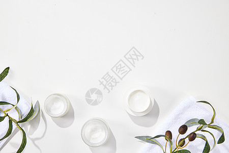 黑色桌上的SPA产品图片-在黑暗背景下的SPA概念素材-高清图片-摄影照片 - spa 背景 - Zoyariaa